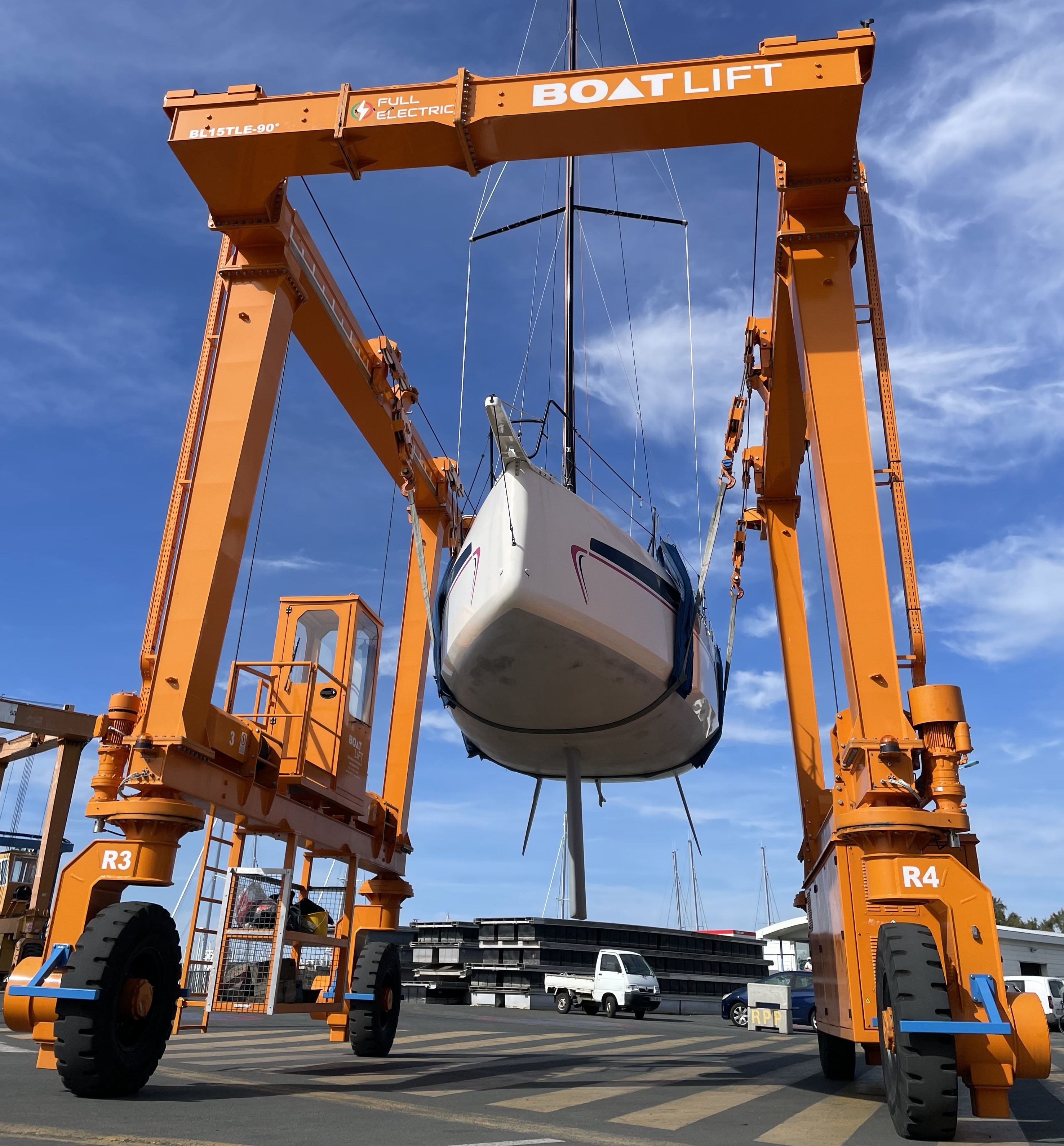 Handling and lifting systems | Boat Lift